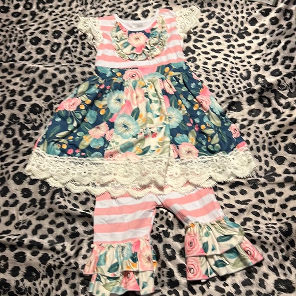 Matching Sets | 3 For 25 Girls Size Small Pink And White Striped Floral ...